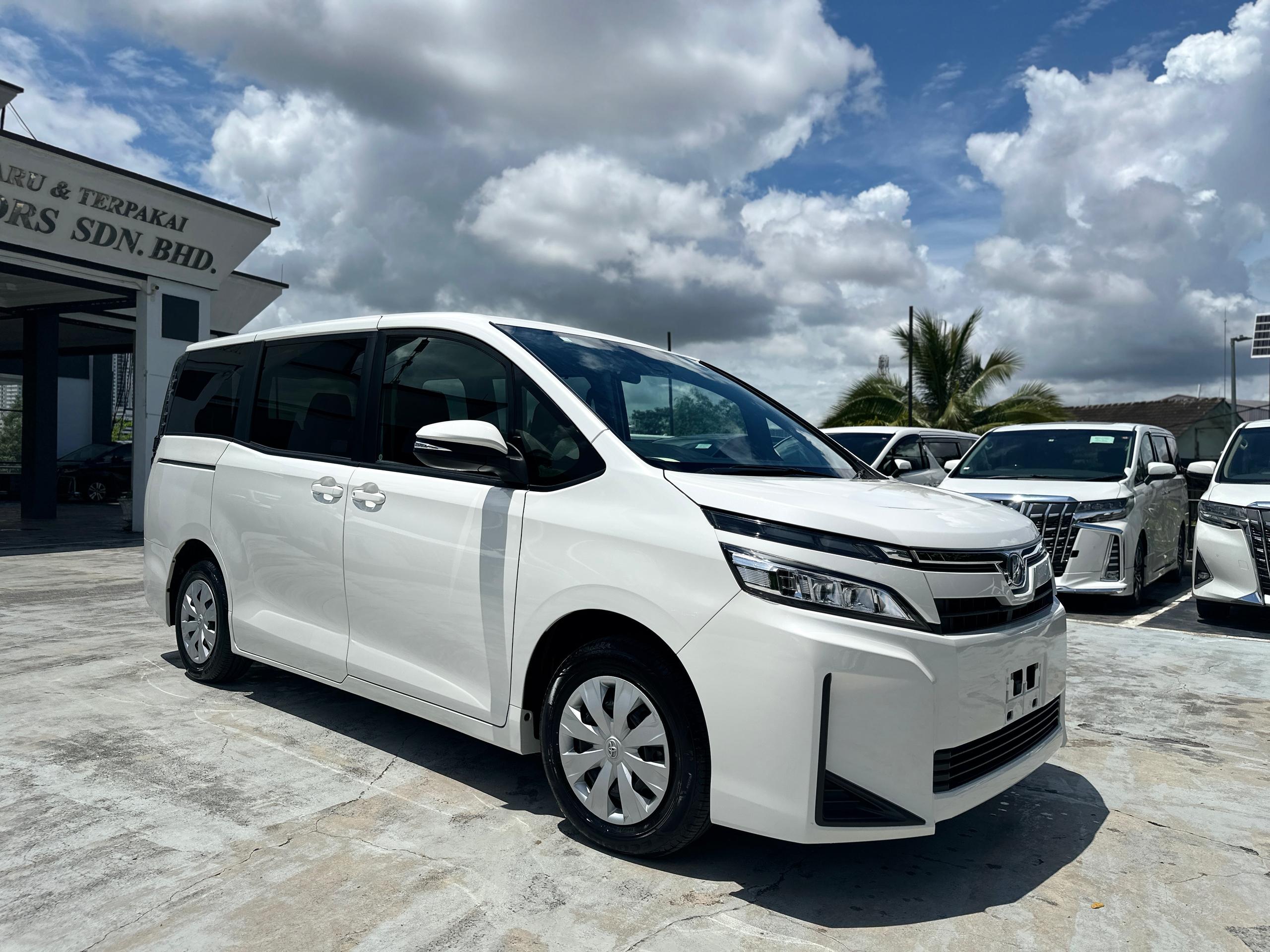 2020 Toyota Voxy X